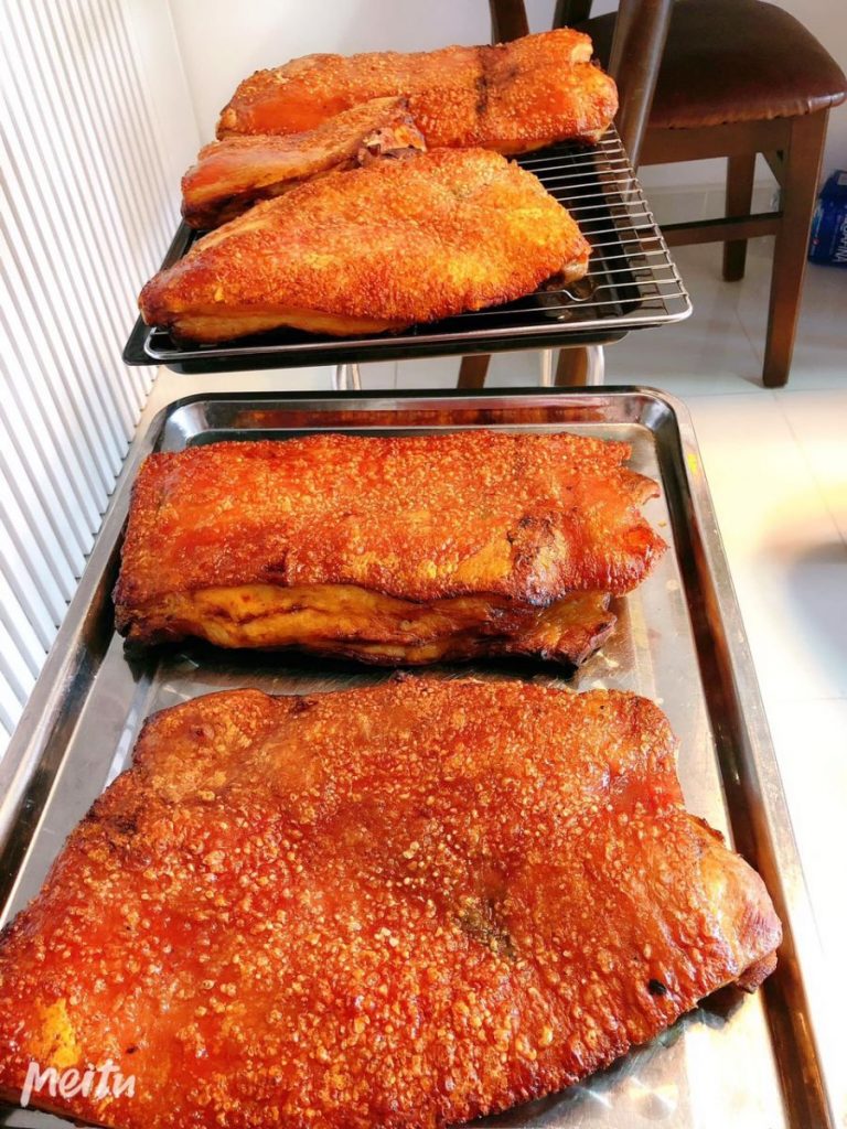 99+ Hình Ảnh Heo Quay Nguyên Con Thơm Ngon, Thịt Heo Hấp Dẫn